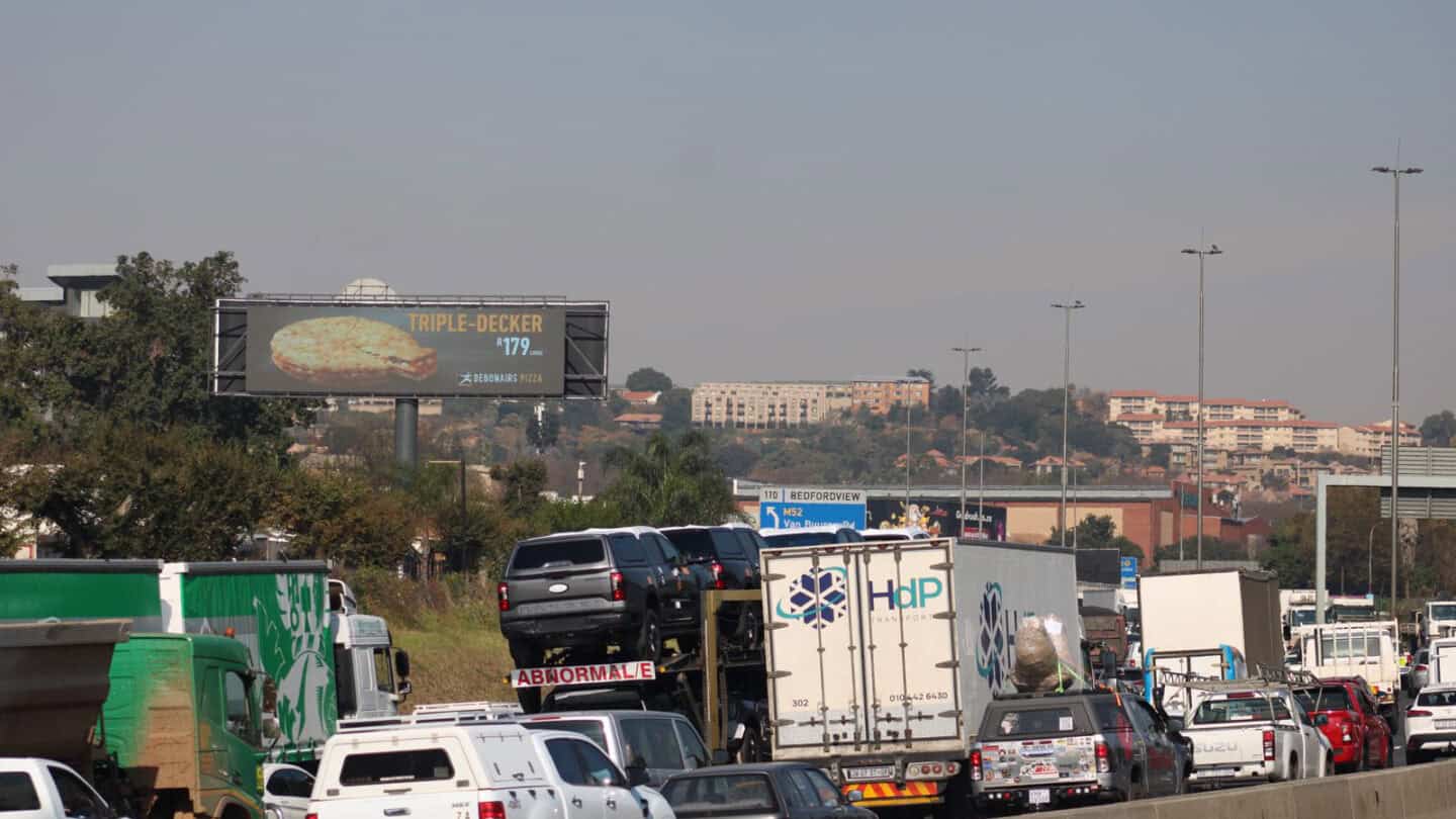 Instantly deliver your message to visitors - Electronic Billboards